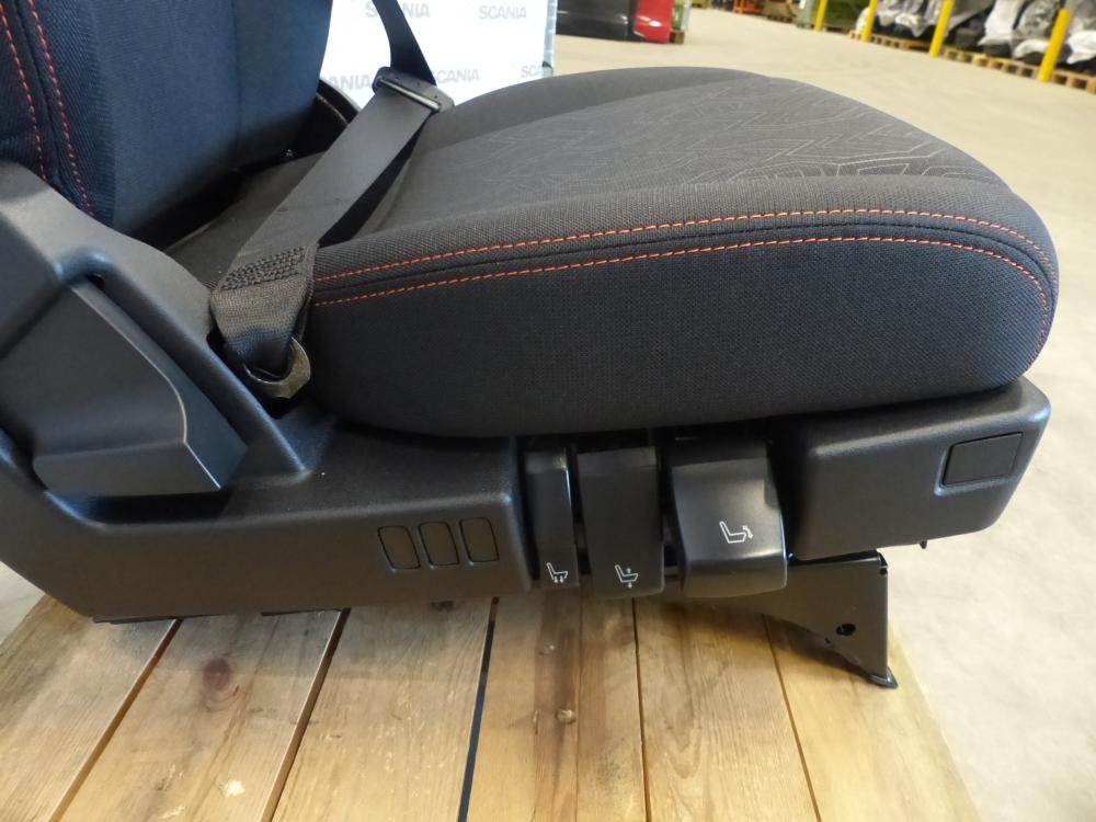 35 - Seats other - Basic RH XT model